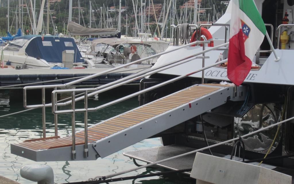 Passerella per barca - D5 - CARBON EQUIPMENT ltd - per yacht / girevole ...