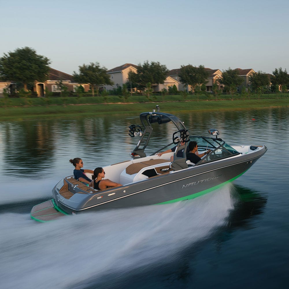 Runabout entrobordo - 200 - Nautique Boat Company - con dual console ...