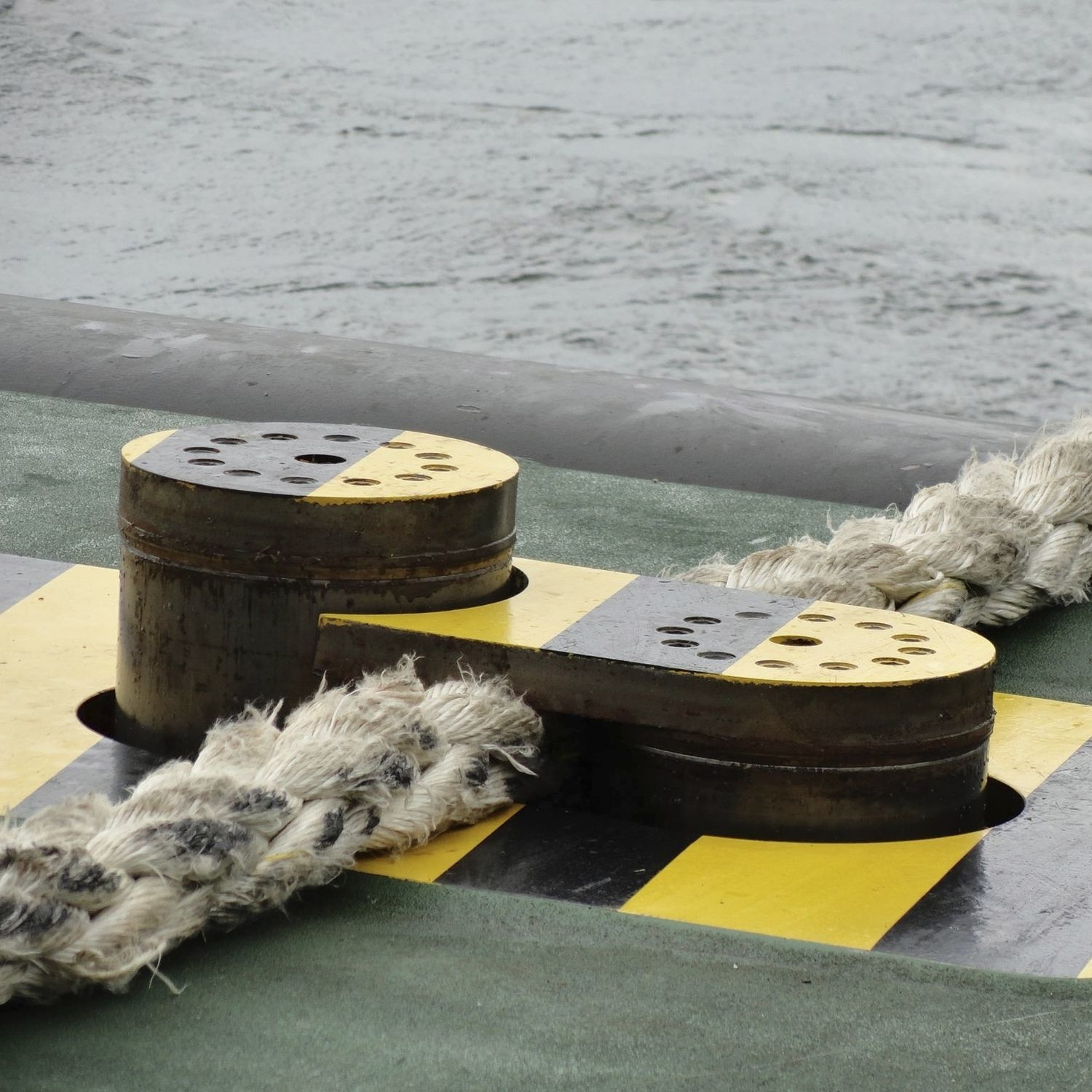 Passacavo per nave - Damen Marine Components - a rulli / retrattile