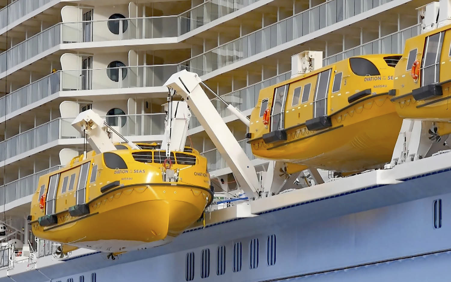 Scialuppa di salvataggio parzialmente chiusa - SEL-T 15.75 - Fassmer ...