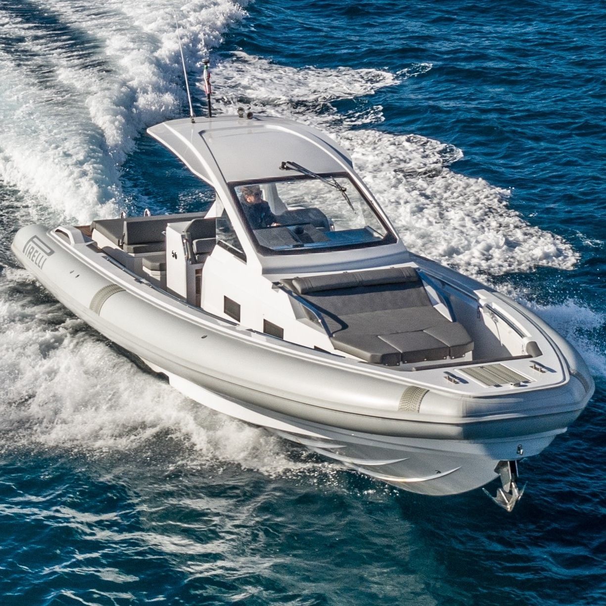 Gommone fuoribordo - 42 - PIRELLI | TecnoRib - entrobordo / diesel ...
