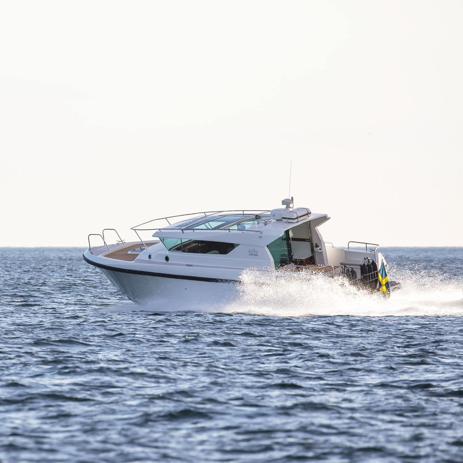Cabinato entrobordo - 34 sw - Delta POwerboats - bimotore / hard-top ...