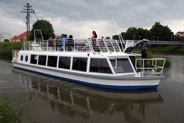 Barca professionale battello turistico - Morava - MANDL - Living on ...