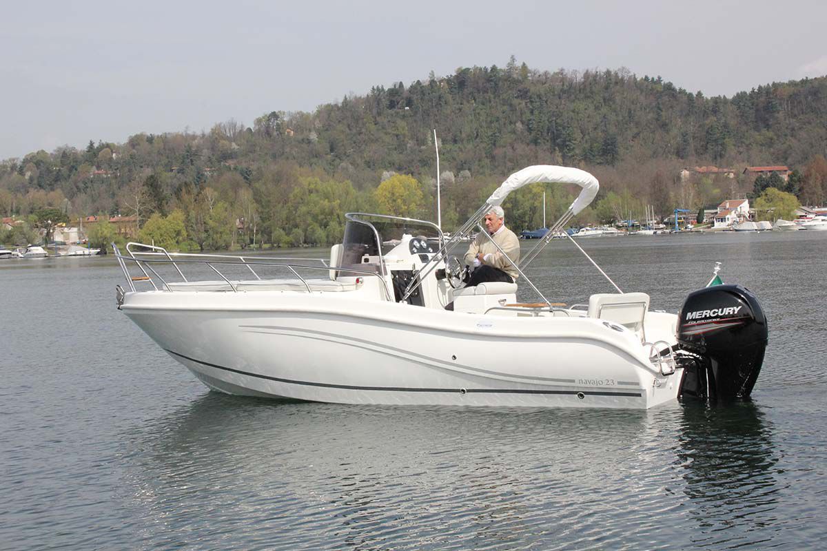 Barca open fuoribordo - Navajo 23 - Ferrario Nautica - max. 8 persone ...