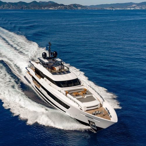 Super-yacht da crociera - 140' - Custom Line Yacht - raised pilothouse ...